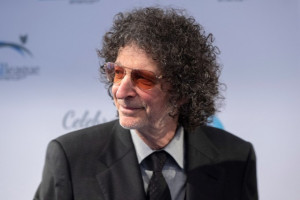 Howard Stern admits he staged “Andy Cohen 100” prank on listeners in ...